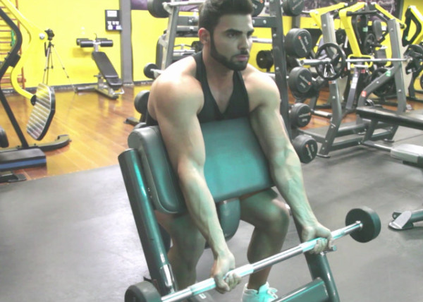 Rosca Scott - Fitness Magazine